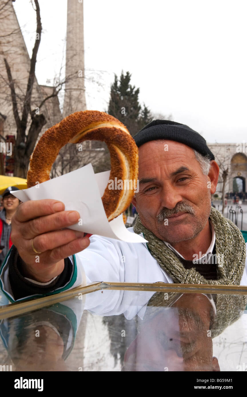 Bread seller, Sultanahmet, Istanbul Stock Photo - Alamy