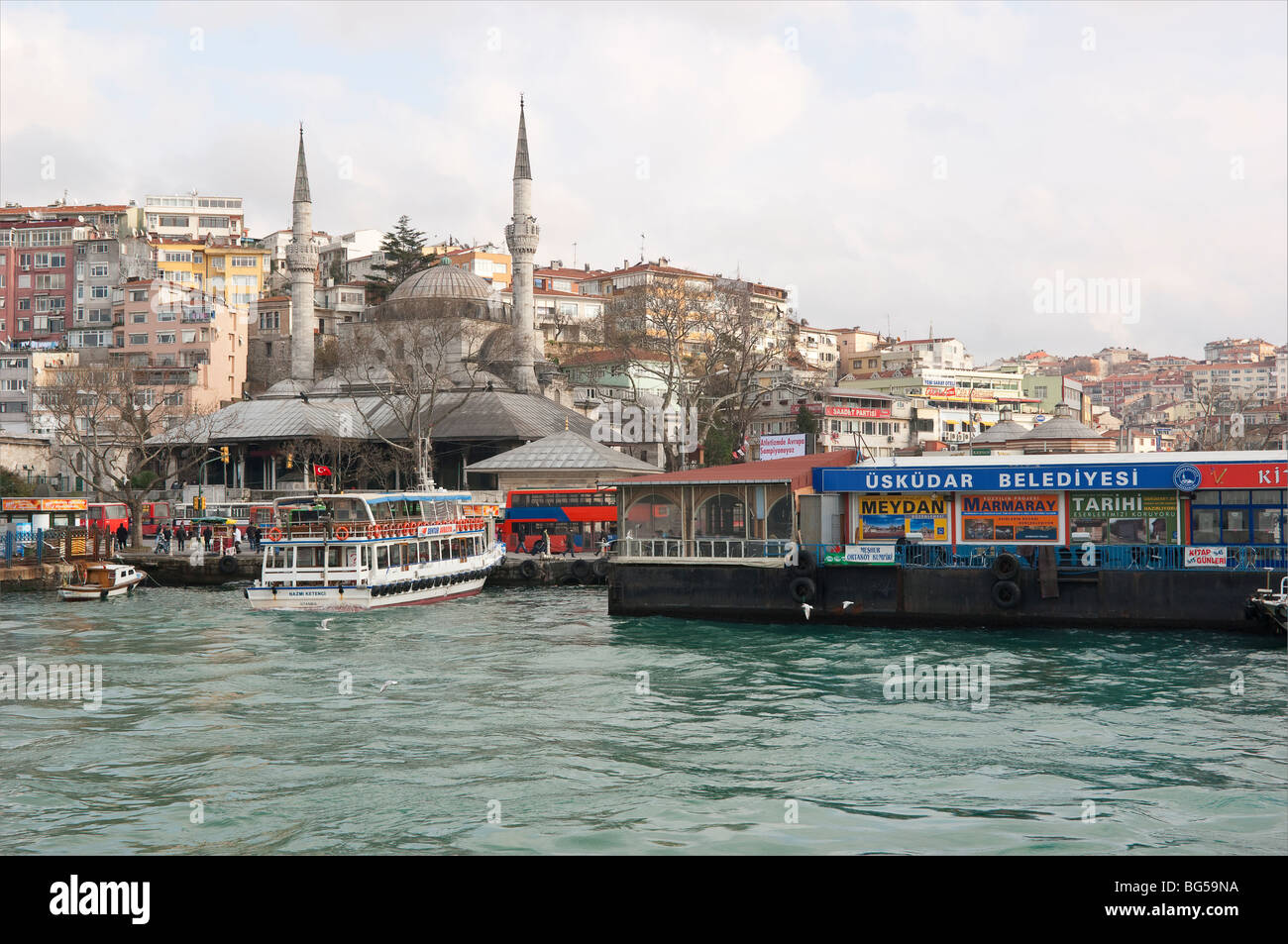 Uskudar Harbour, Istanbul, Turkey Stock Photo - Alamy