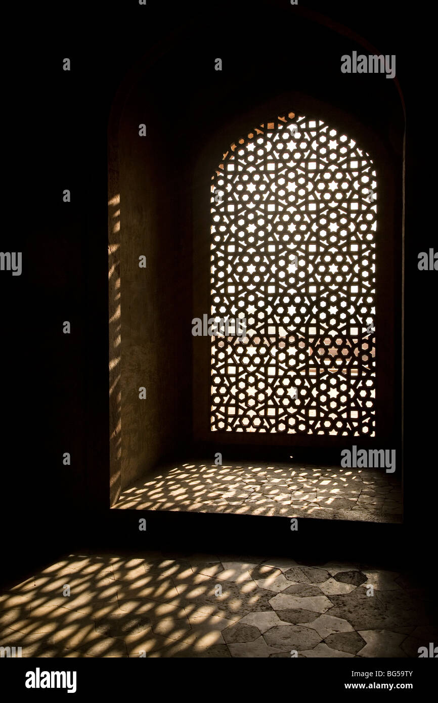 A lattice jaali style window in the chamber of Humayan's Tomb in Delhi ...