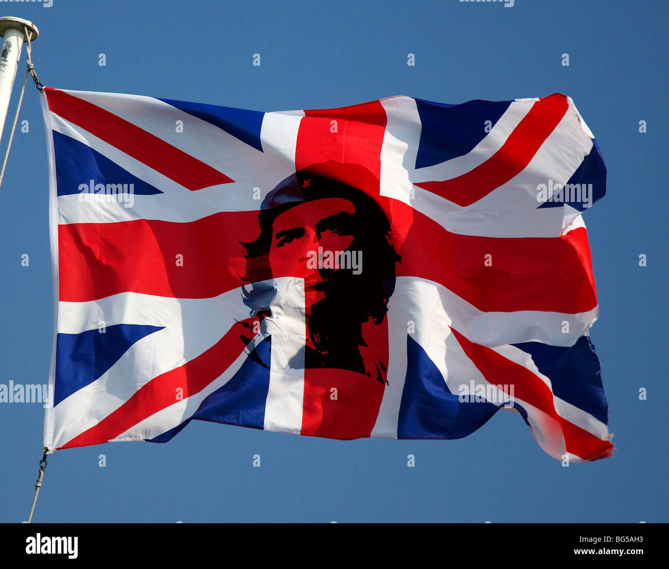 Image of the Revolutionary Che Guevara emblazoned on the Union Jack ...