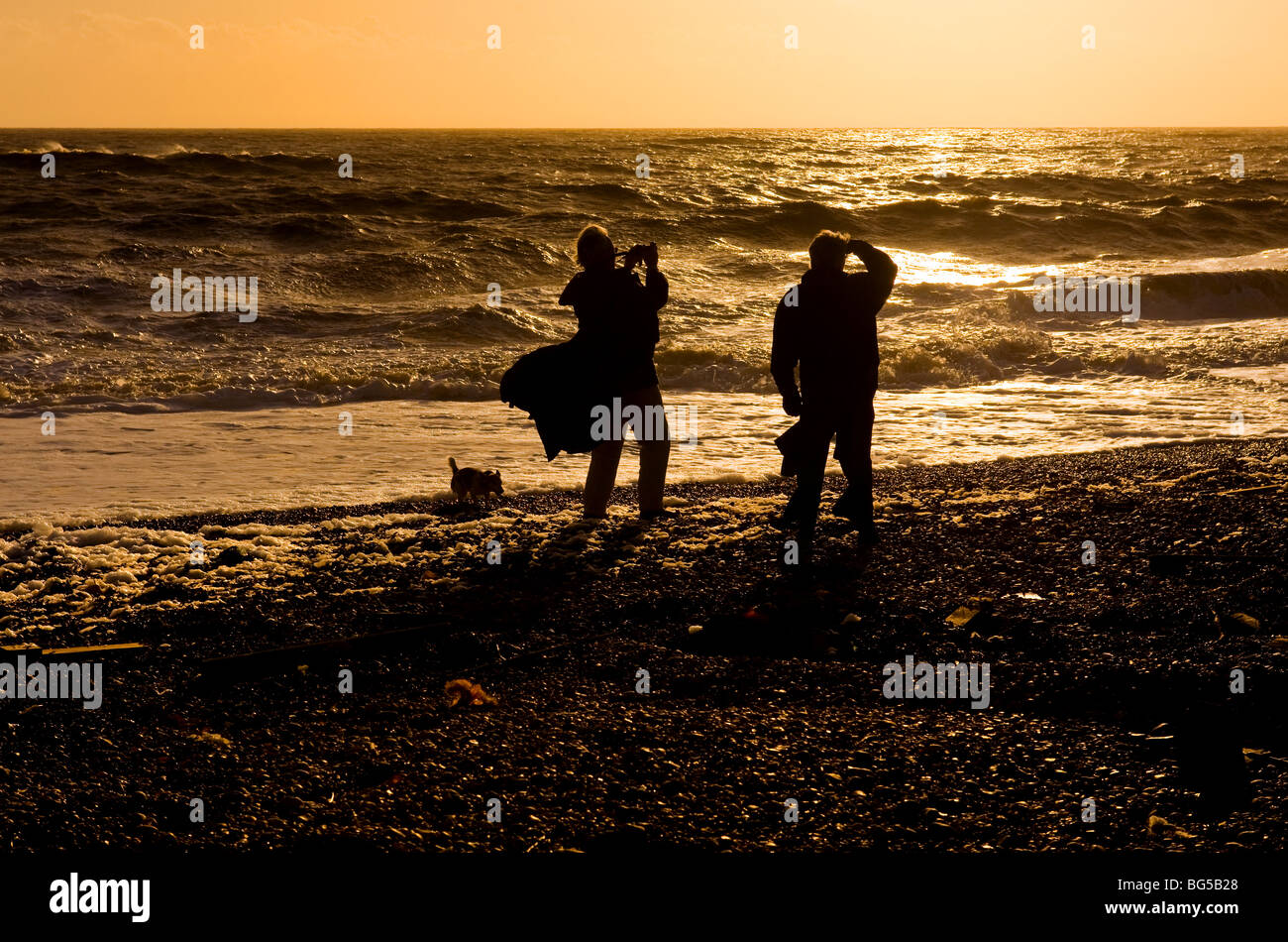 Silhouette people on windy hi-res stock photography and images - Alamy