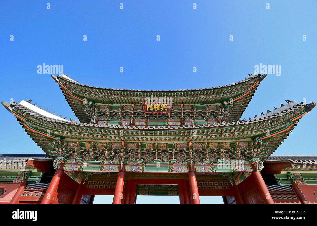 Gyeonbok Palace, built 1394, palace of the monarchs of Korea's Chosun ...