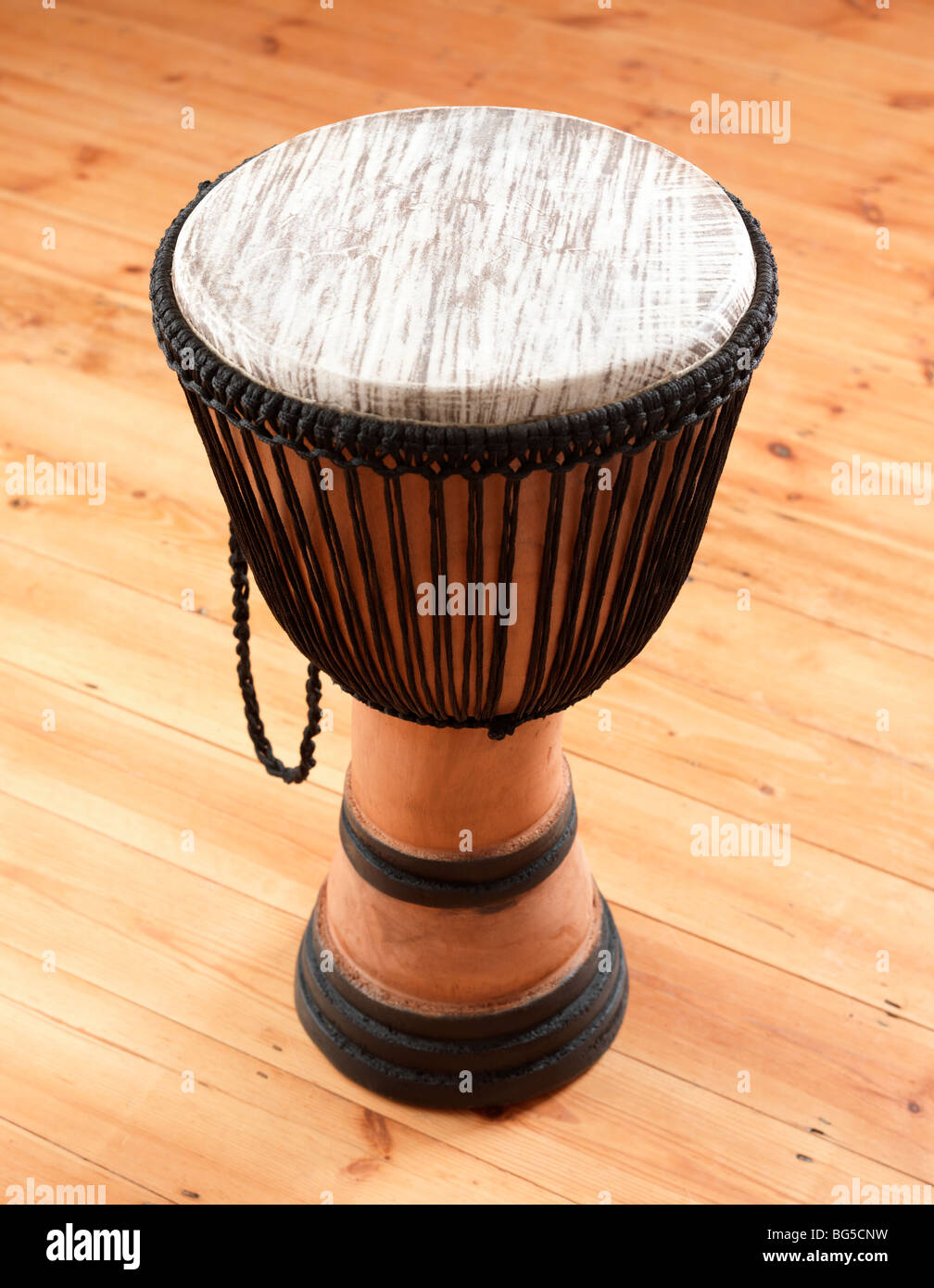 African drum hi-res stock photography and images - Alamy