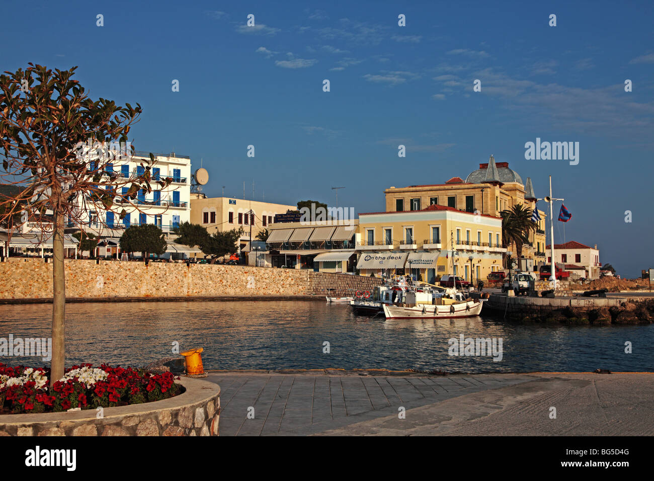Spetsai hi-res stock photography and images - Alamy