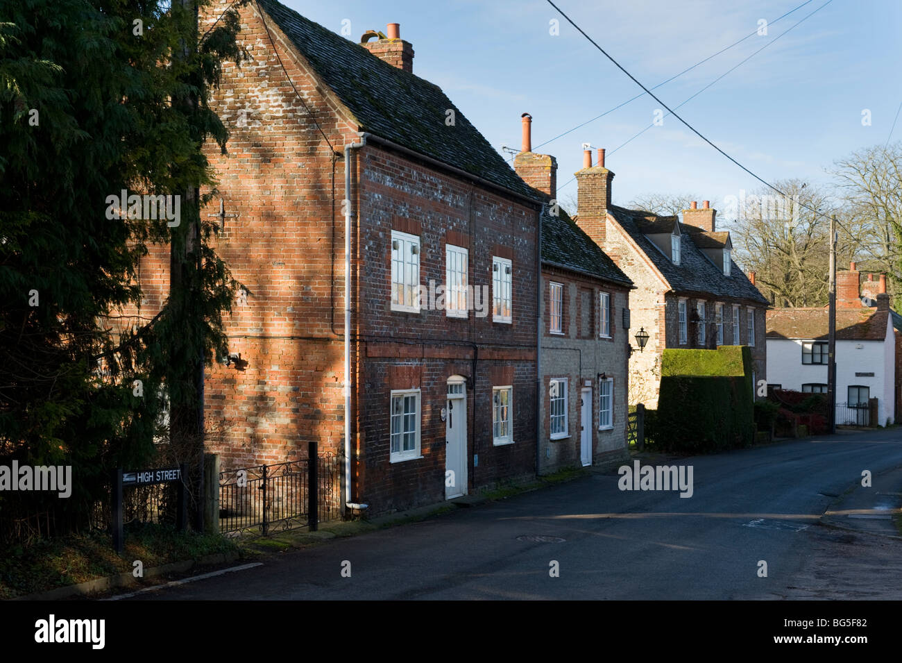 Quiet village street hi-res stock photography and images - Alamy