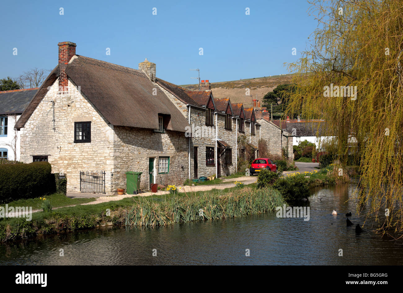 Village dorset pond hi-res stock photography and images - Alamy
