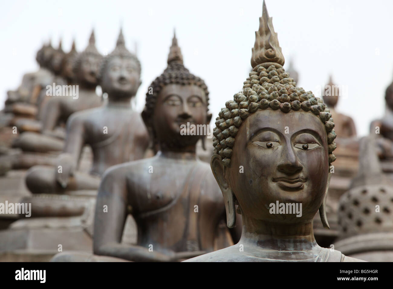 Gangaramaya temple hi-res stock photography and images - Alamy