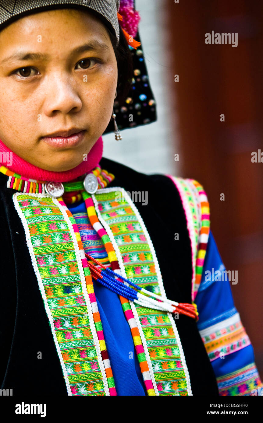 Yi tribe hi-res stock photography and images - Alamy