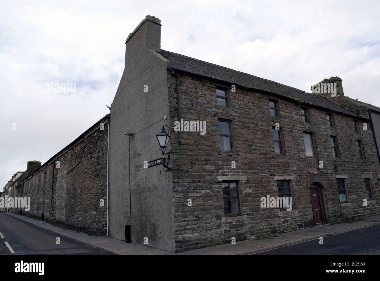 Traditional building in the harbour area of old Wick, Caithness ...
