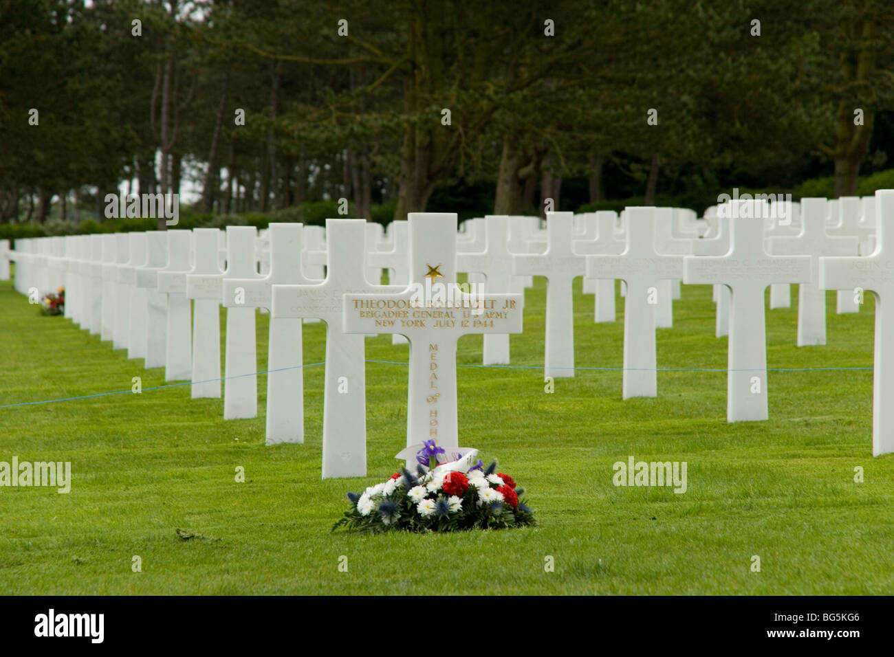 Grave of Brigadier General Theodore Roosevelt in the Normandy American ...