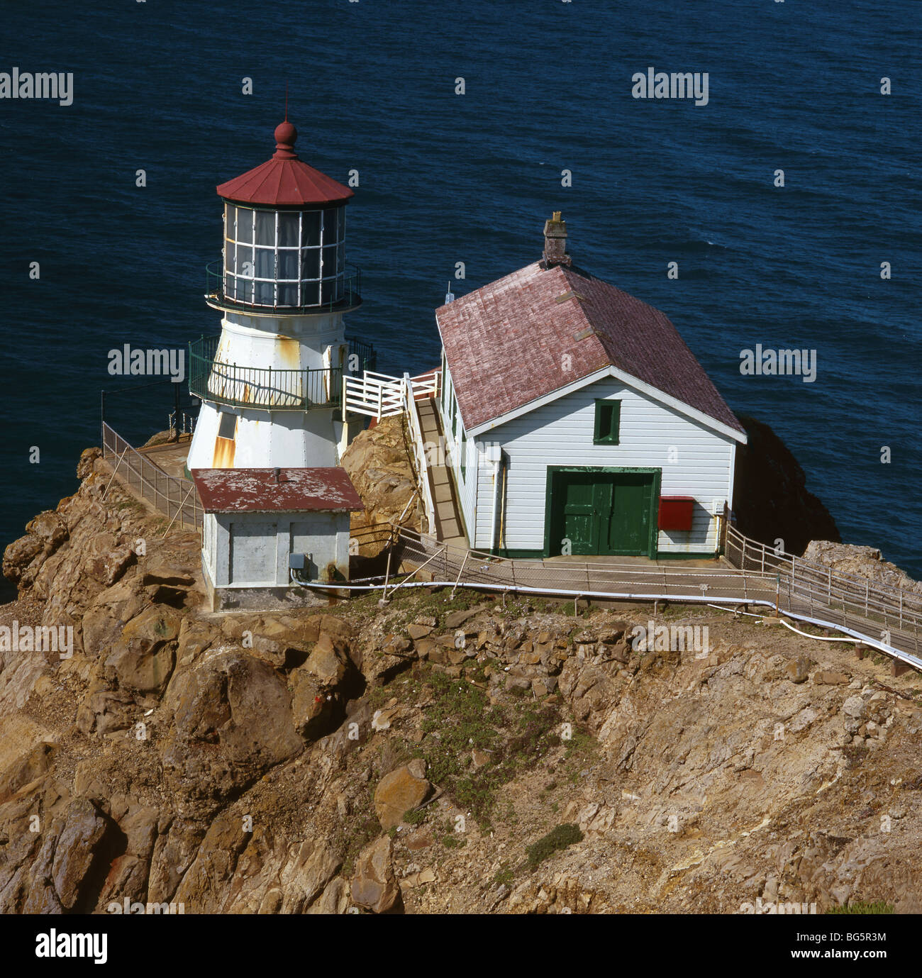 CALIFORNIA - Point Reyes Lighthouse overlooking the Pacific Ocean on ...