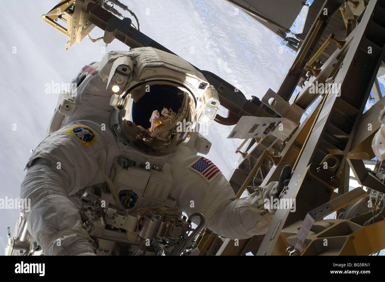Astronaut space walk earth hi-res stock photography and images - Alamy