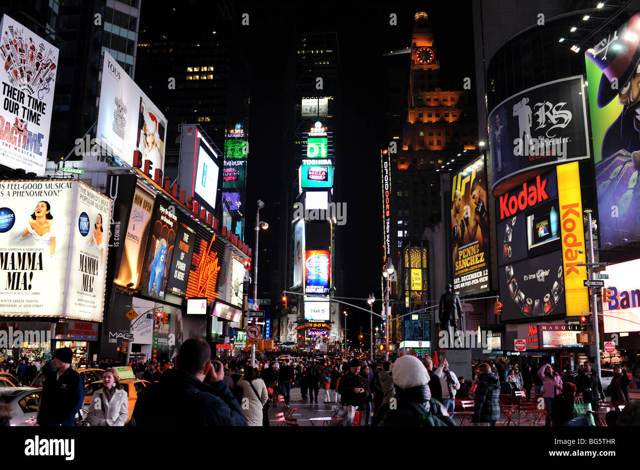 Crowds in Times Square in Manhattan New York USA Stock Photo - Alamy