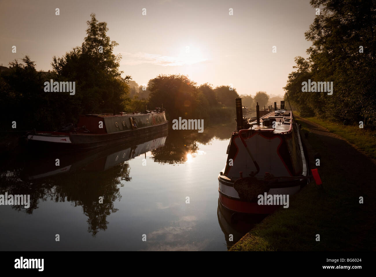 England, Northamptonshire, Braunston, The Grand Union Canal at Dawn ...