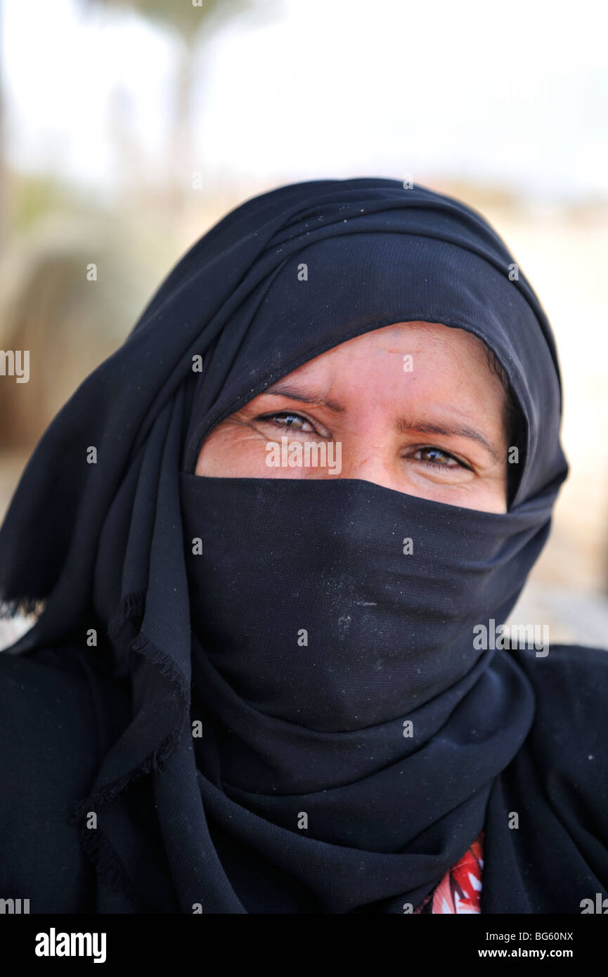 Bedouin woman hi-res stock photography and images - Alamy