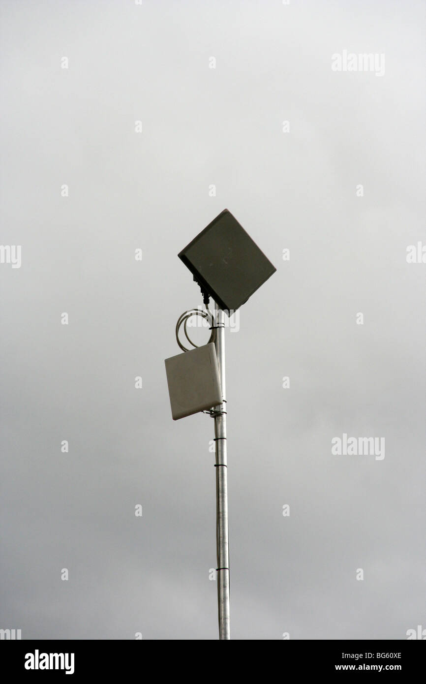 Box antenna hi-res stock photography and images - Alamy