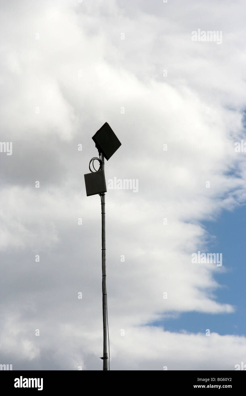 Box antenna hi-res stock photography and images - Alamy