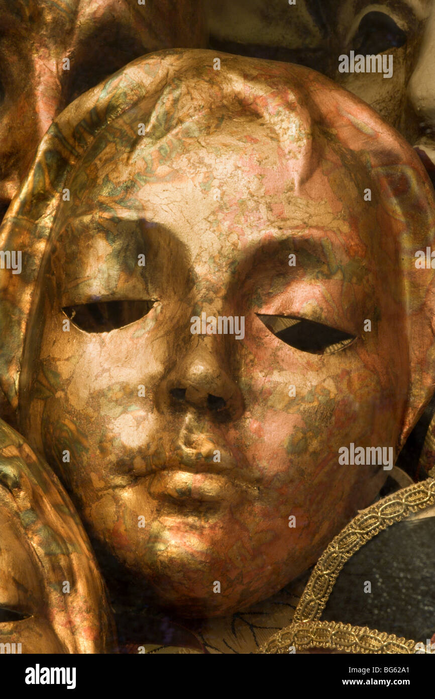 gold mask from venice Stock Photo - Alamy