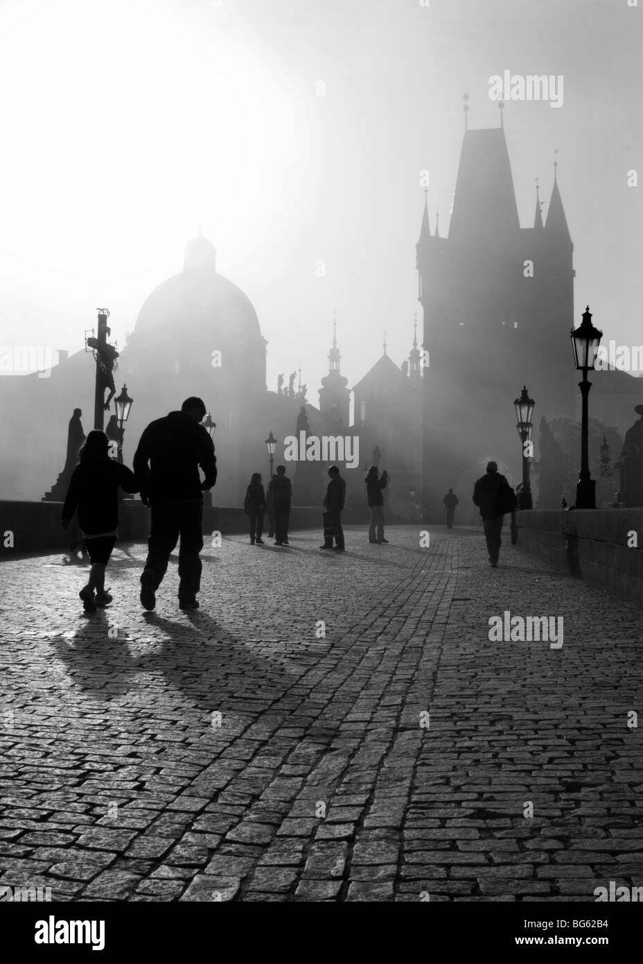 Charles bridge prague fog Black and White Stock Photos & Images - Alamy
