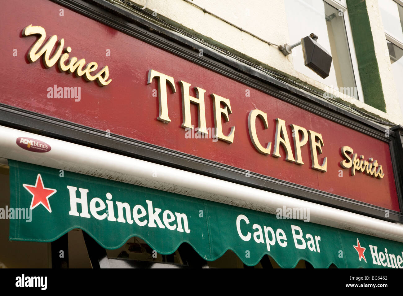 Ireland pubs undertaker hi-res stock photography and images - Alamy