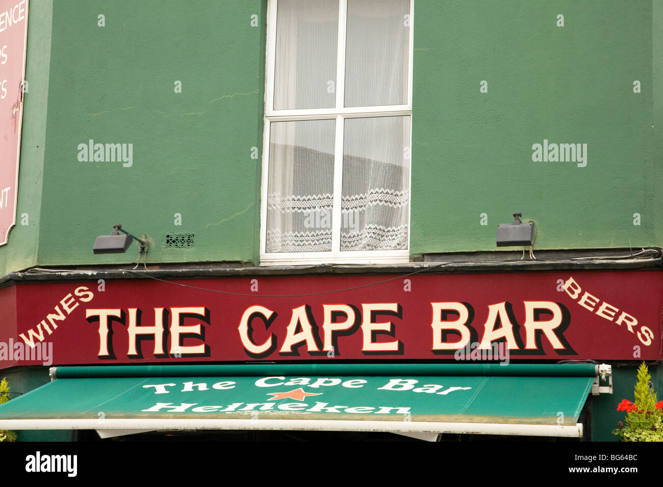 Ireland pubs undertaker hi-res stock photography and images - Alamy