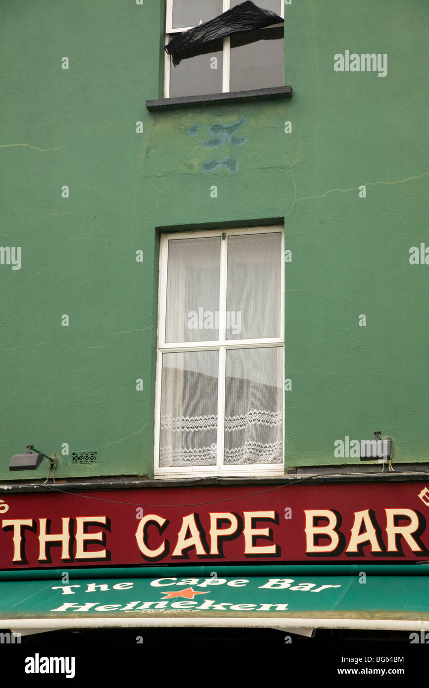 Ireland pubs undertaker hi-res stock photography and images - Alamy