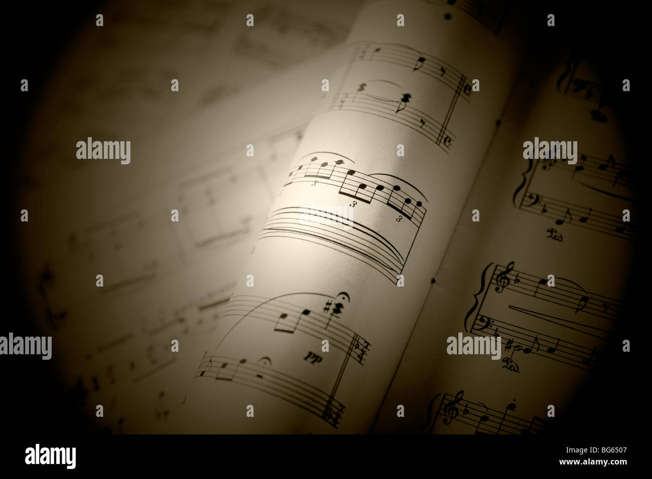 Music notation art hi-res stock photography and images - Alamy