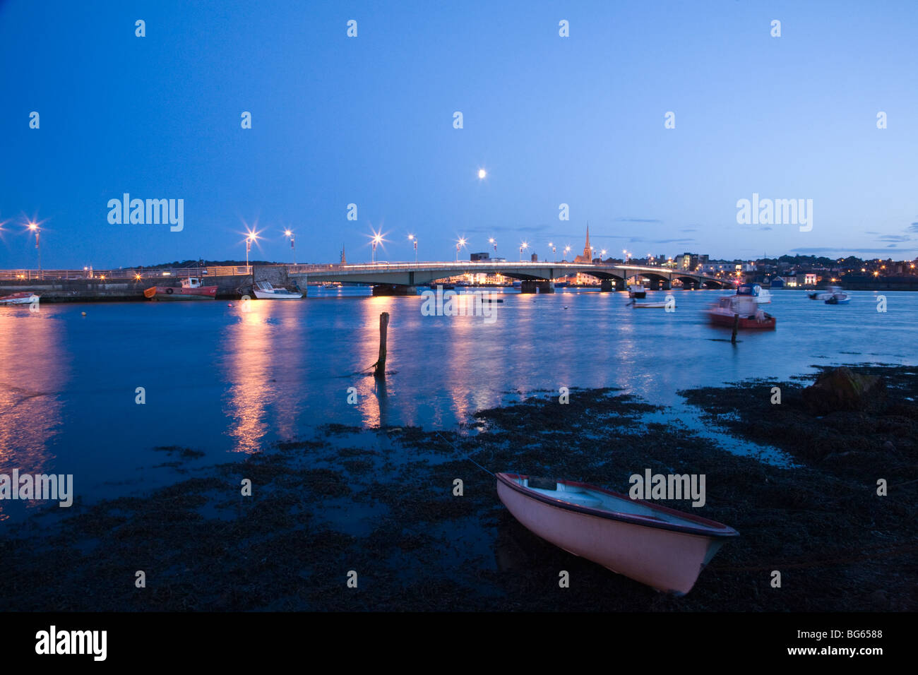 Wexford harbour bridge hi-res stock photography and images - Alamy