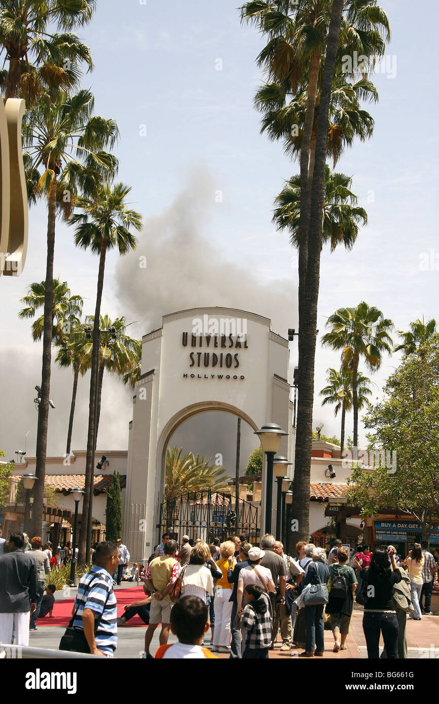 FRONT ENTERANCE & PUBLIC UNIVERSAL STUDIOS FIRE UNIVERSAL STUDIOS ...