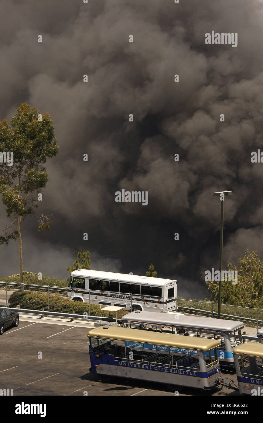 BACKLOT & TRAMS UNIVERSAL STUDIOS FIRE UNIVERSAL STUDIOS CALIFORNIA USA ...