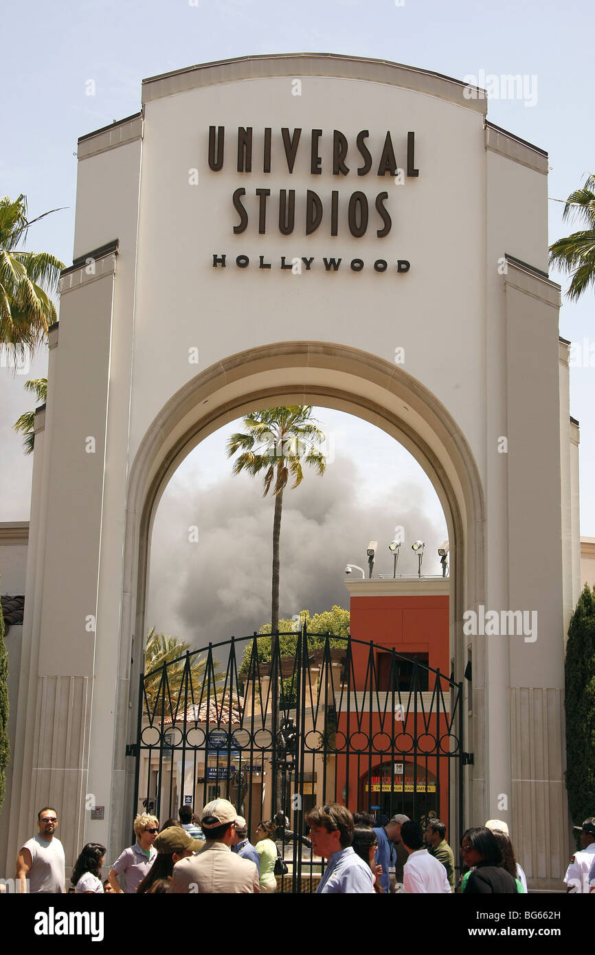 FRONT ENTERANCE & PUBLIC UNIVERSAL STUDIOS FIRE UNIVERSAL STUDIOS ...
