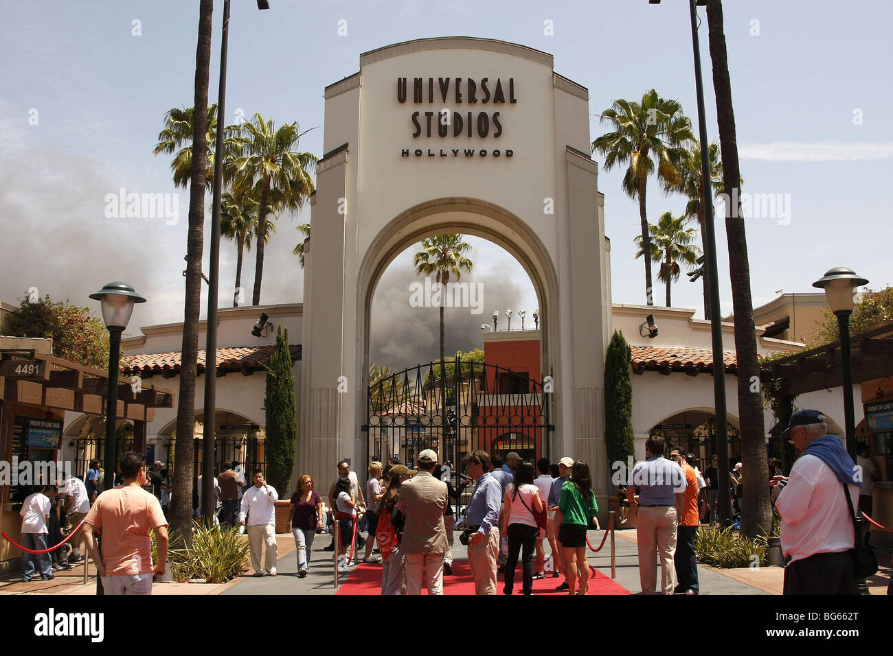 FRONT ENTERANCE & PUBLIC UNIVERSAL STUDIOS FIRE UNIVERSAL STUDIOS ...