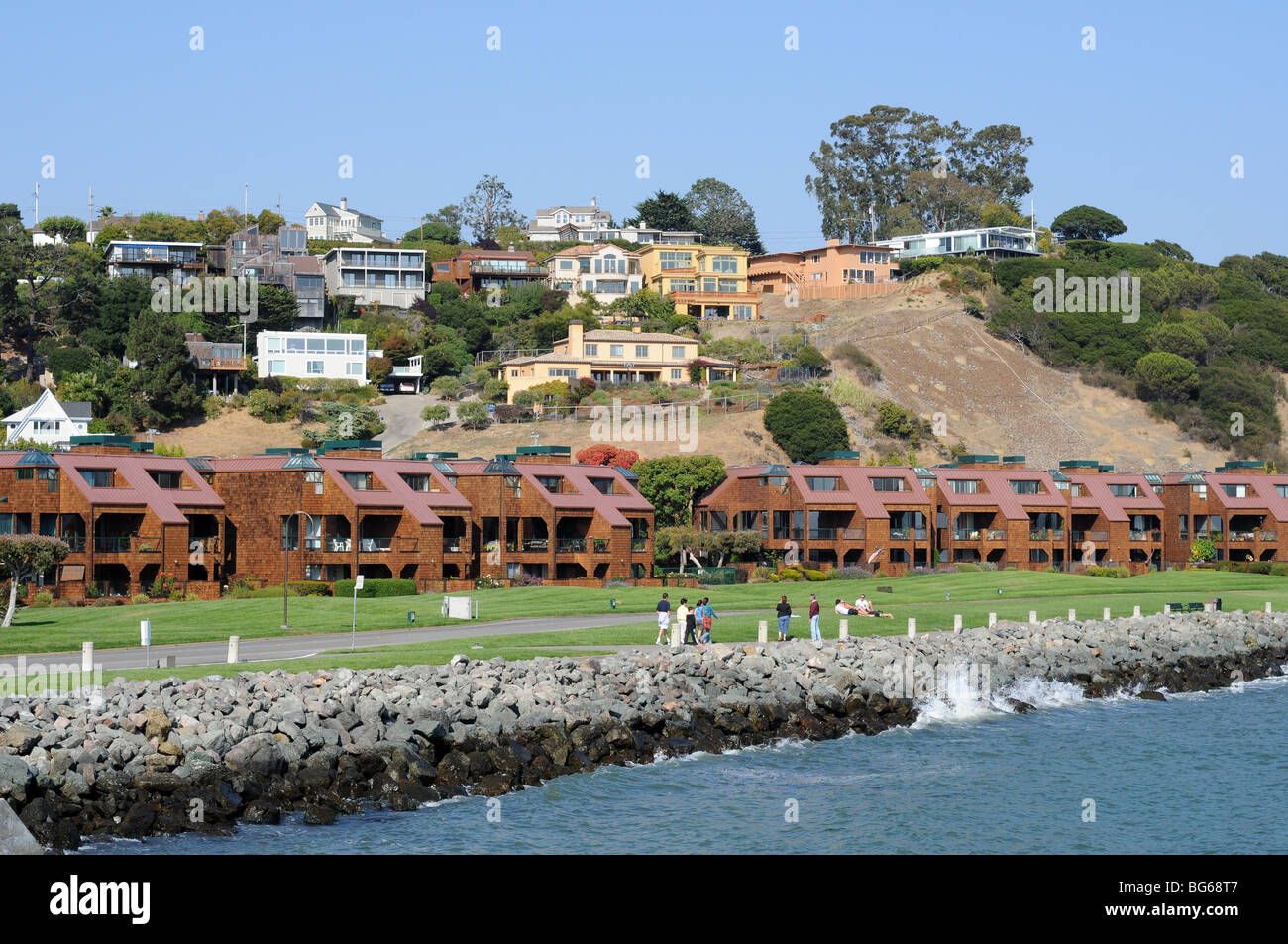 Shoreline Park on the waterfront at Tiburon, California on a sunny day ...
