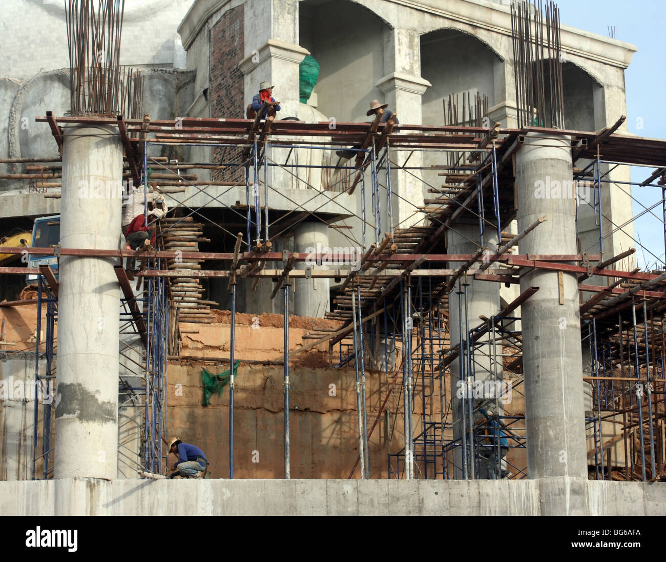 Construction workers statue hi-res stock photography and images - Alamy