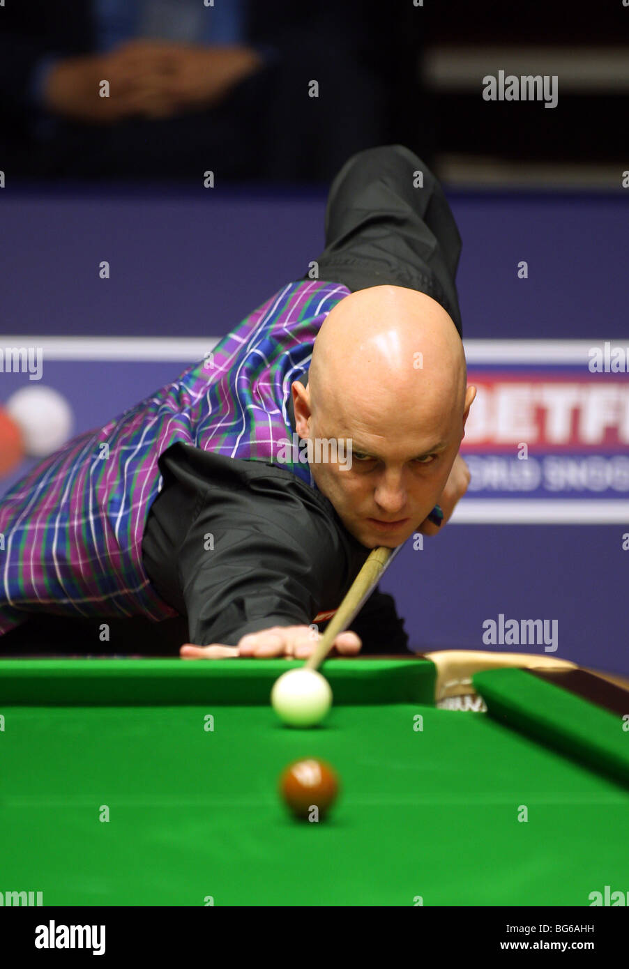 MARK KING WORLD SNOOKER CHAMPIONSHIP THE CRUCIBLE SHEFFIELD ENGLAND 18 ...