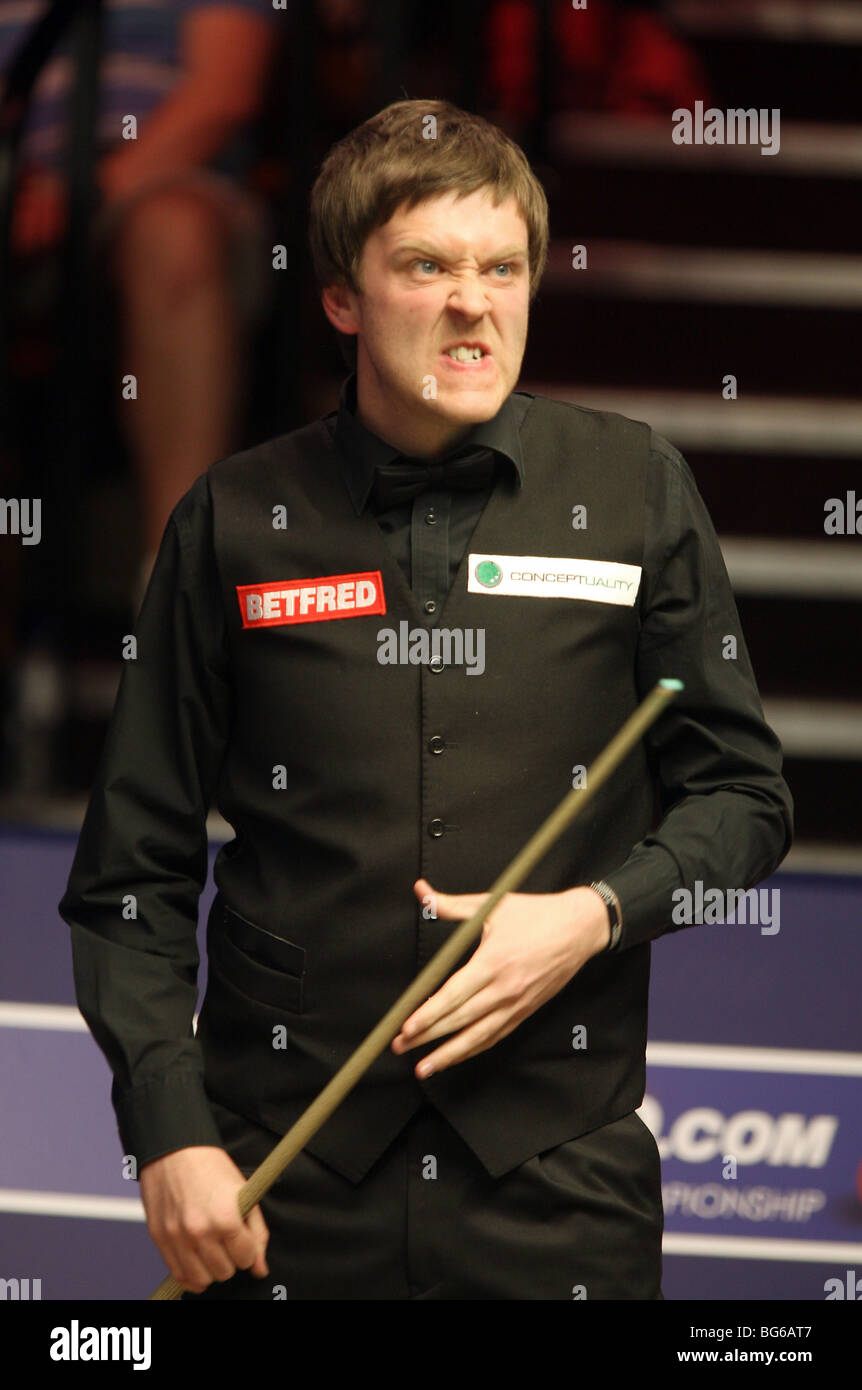 RICKY WALDEN WORLD SNOOKER CHAMPIONSHIP THE CRUCIBLE SHEFFIELD ENGLAND ...