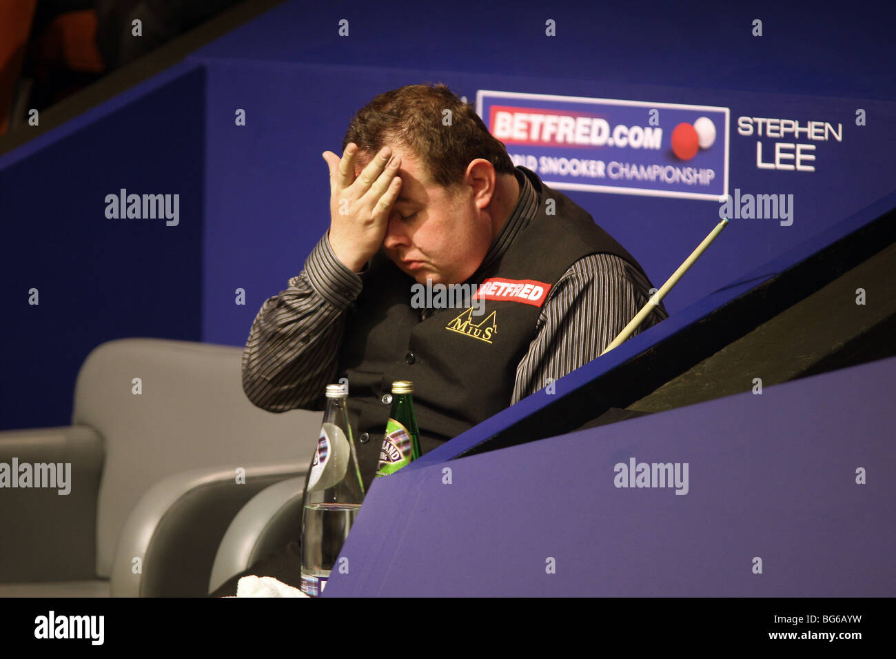 STEPHEN LEE WORLD SNOOKER CHAMPIONSHIP THE CRUCIBLE SHEFFIELD ENGLAND ...