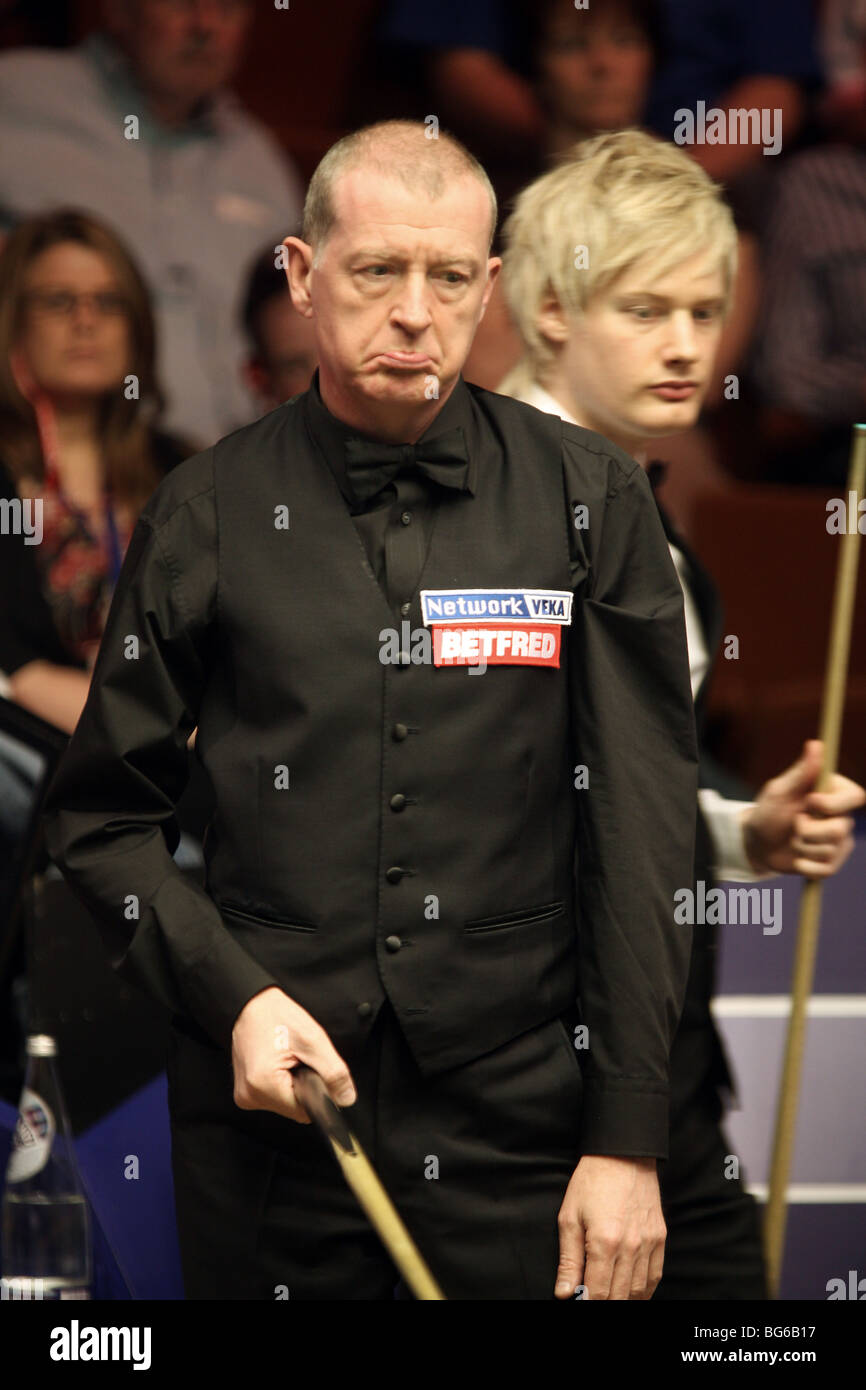 STEVE DAVIS & NEIL ROBERTSON WORLD SNOOKER CHAMPIONSHIP THE CRUCIBLE ...