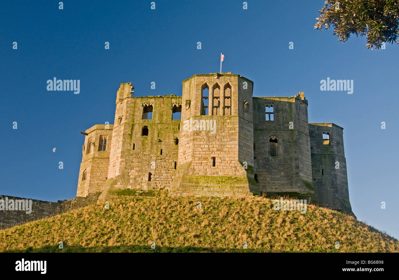 Towered castle hi-res stock photography and images - Alamy