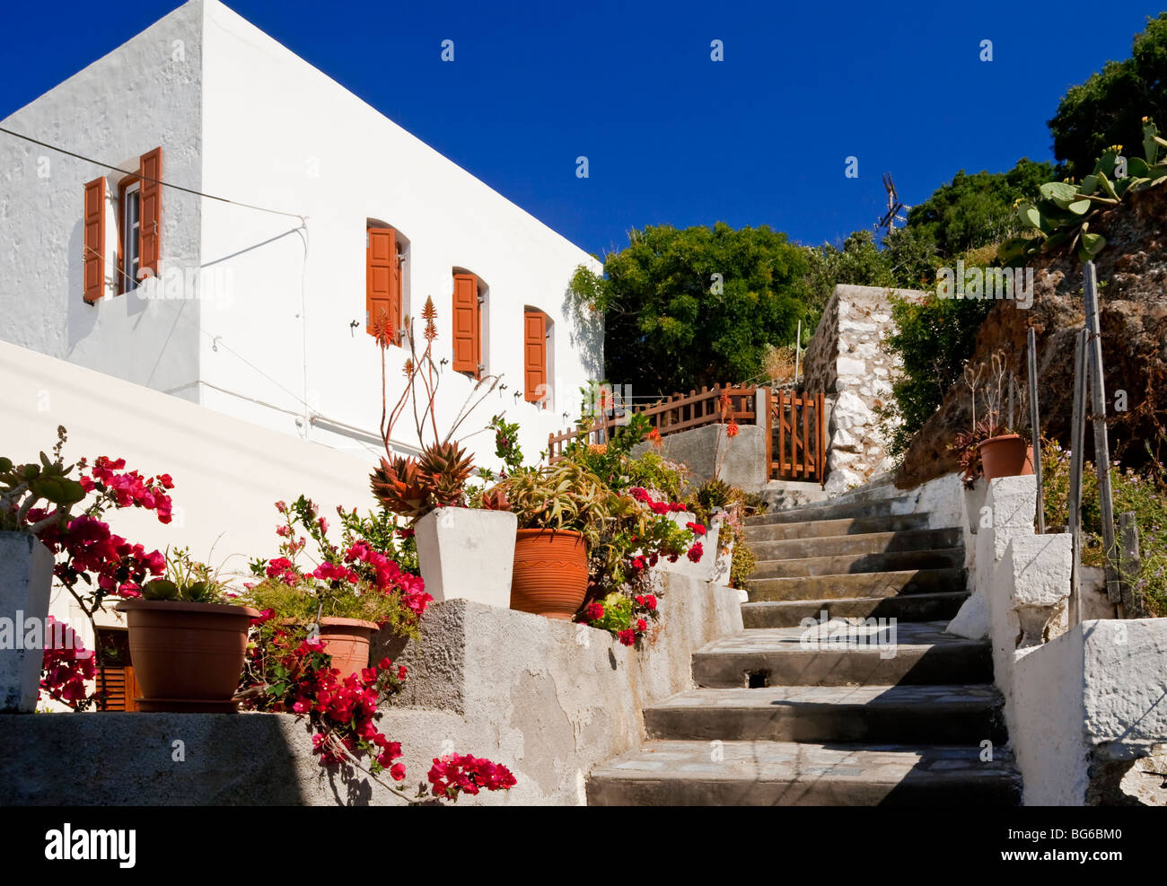 Typical greek house white painted hi-res stock photography and images ...