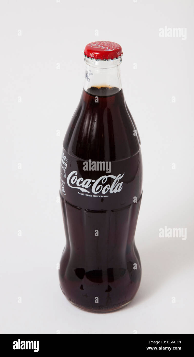 Orginal bottle coca cola coke hi-res stock photography and images - Alamy