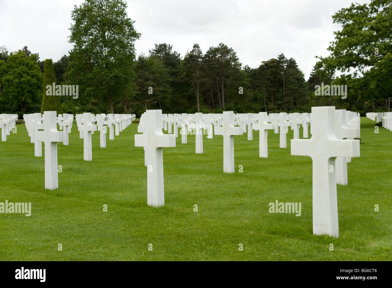 The Normandy American National Cemetery overlooking Omaha Beach ...
