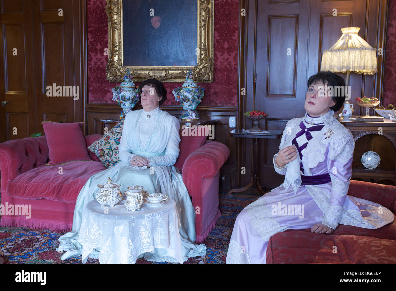 Warwick castle waxworks hi-res stock photography and images - Alamy
