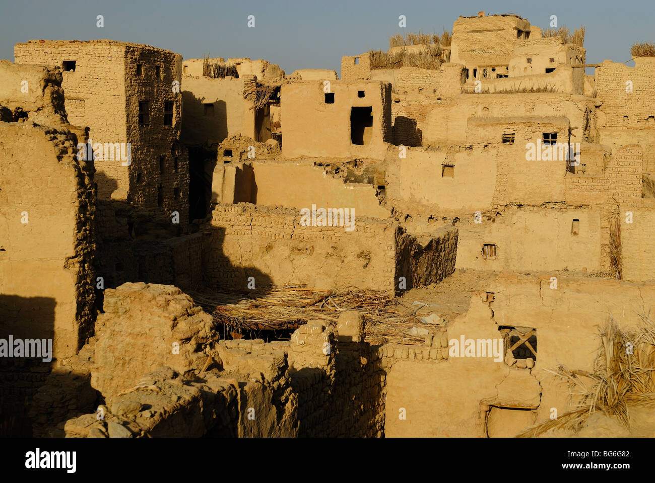 Heart of the old city of Al Qasr in Dakhla oasis, west of Egypt Stock ...