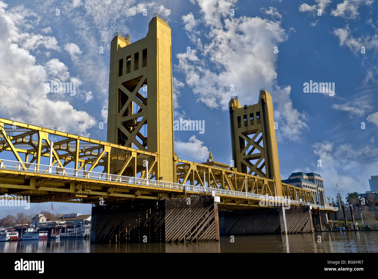 Landmark bride hi-res stock photography and images - Alamy
