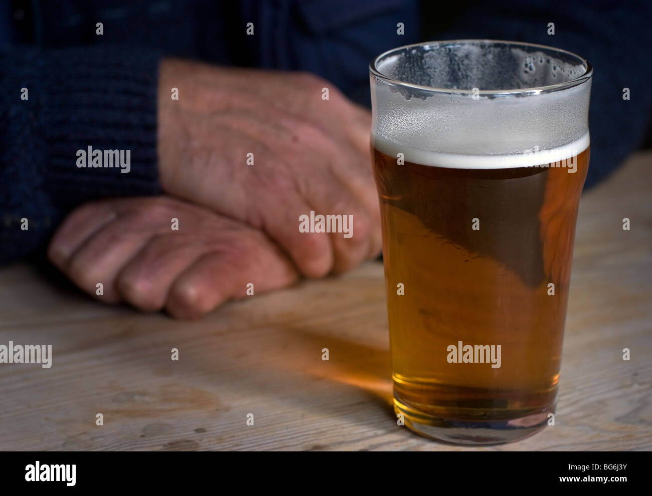 Scrubbed table hi-res stock photography and images - Alamy