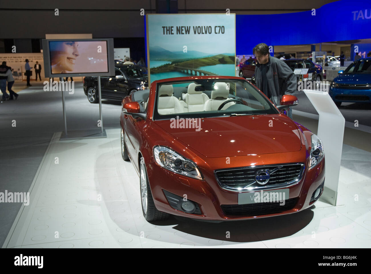 Volvo dealer sponsor hi-res stock photography and images - Alamy
