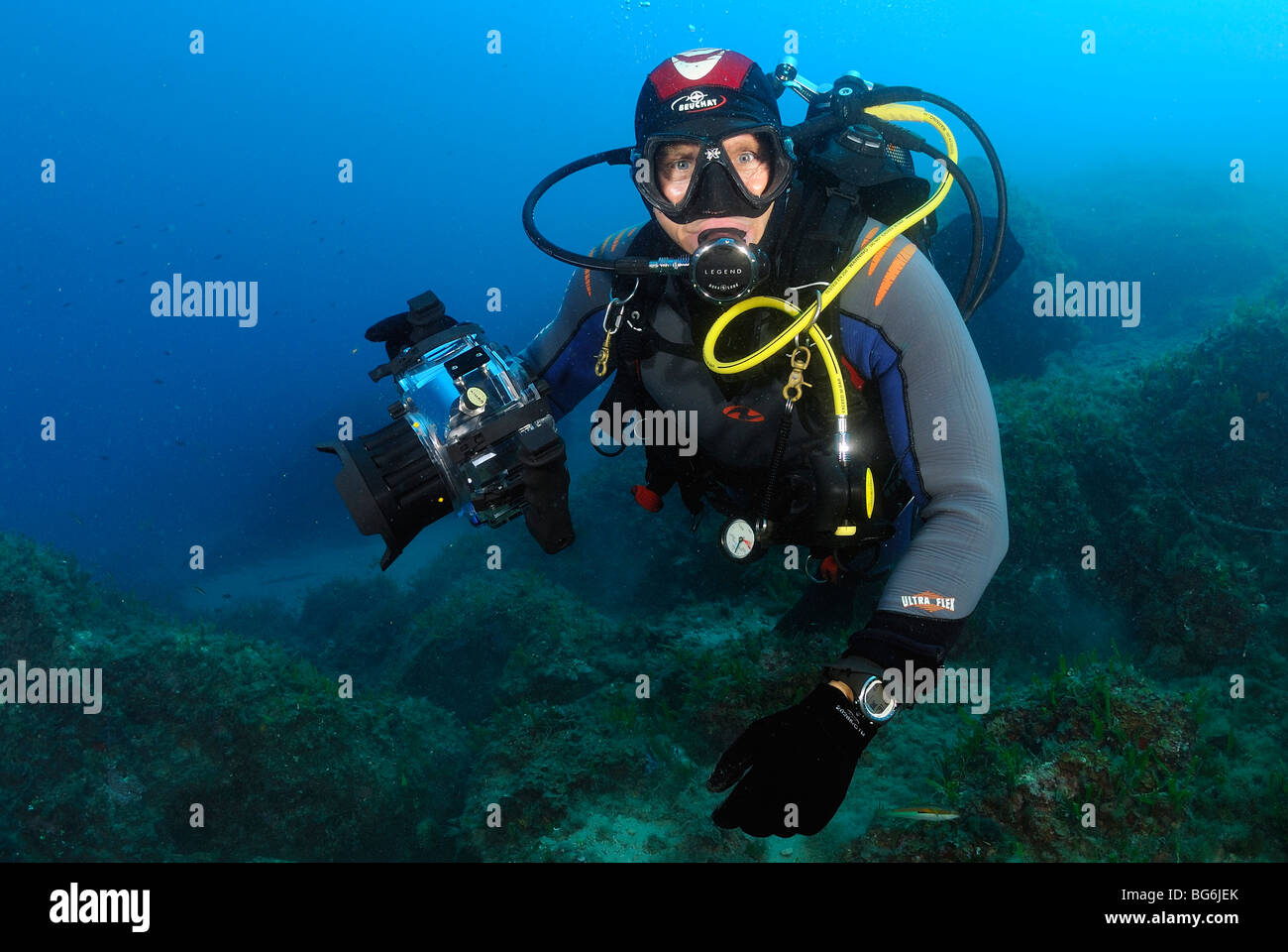 Underwater camera hi-res stock photography and images - Alamy