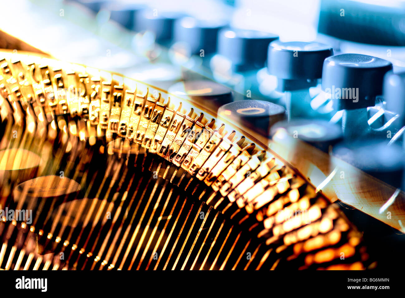 Office typewriter hi-res stock photography and images - Alamy