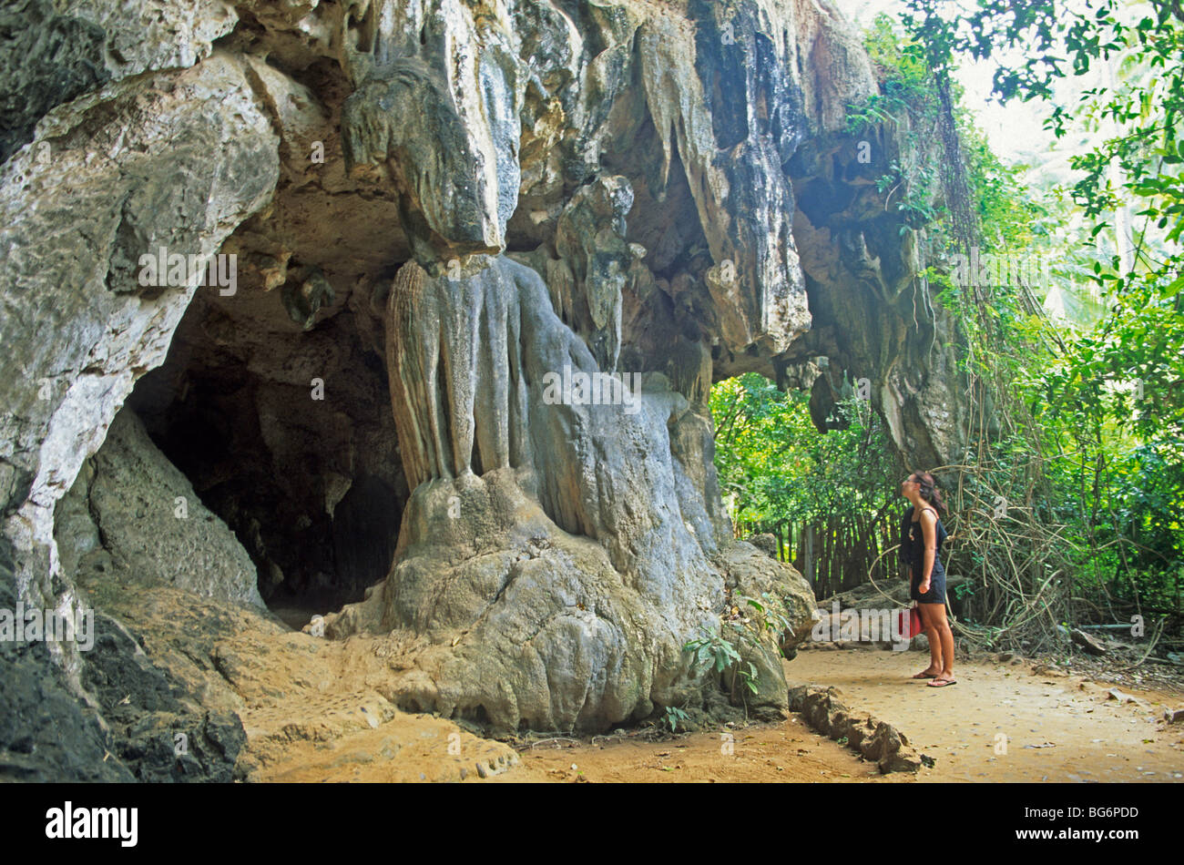 limestone rocks, Railay, Krabi, Thailand Stock Photo - Alamy